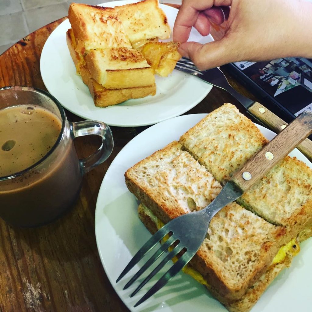 5 Kuliner Bandung Legendaris yang Musti Dicoba - JNEWS Online Berita ...