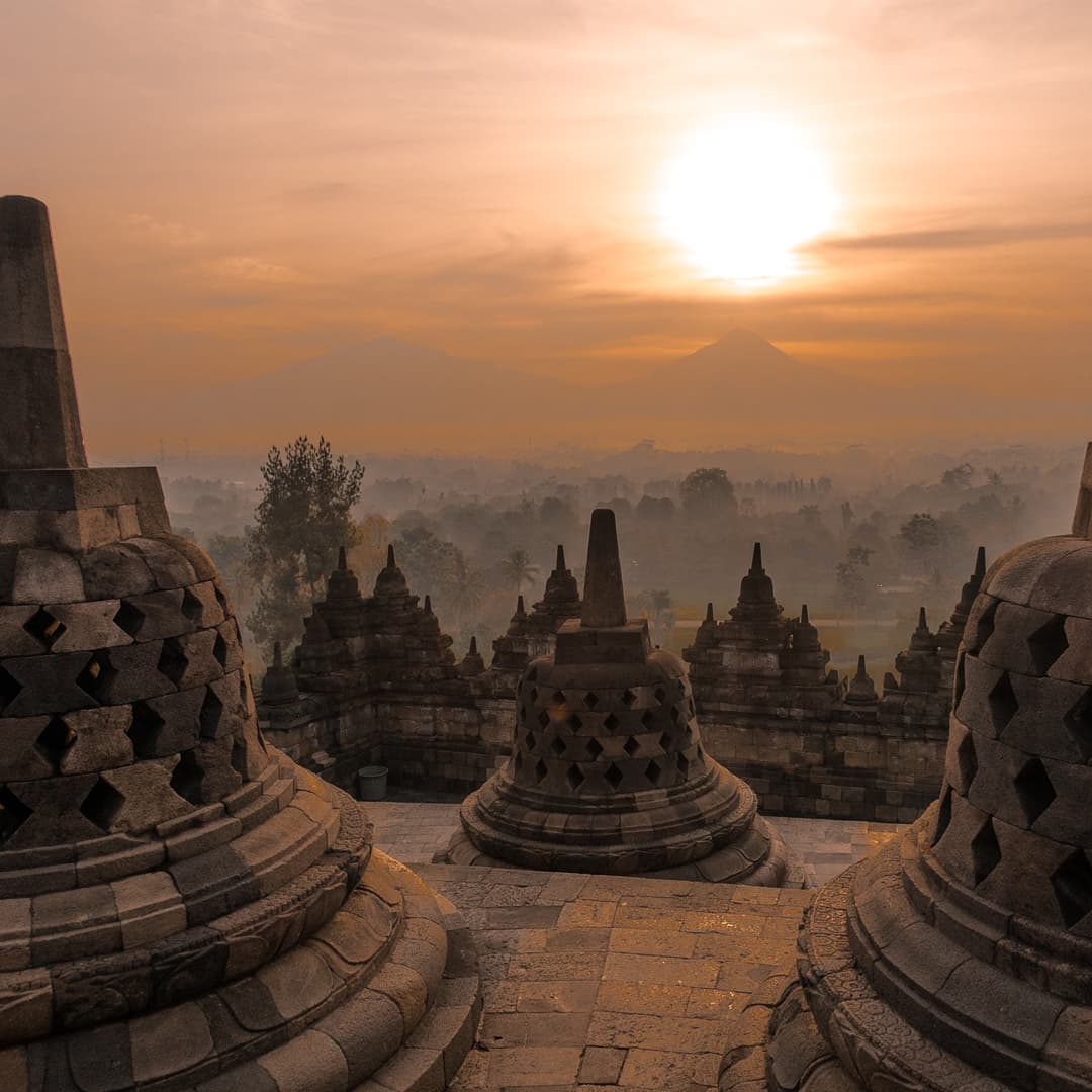 Cara Unik Menikmati Keindahan Candi Borobudur - JNEWS Online Berita Terkini, Berita Logistik ...