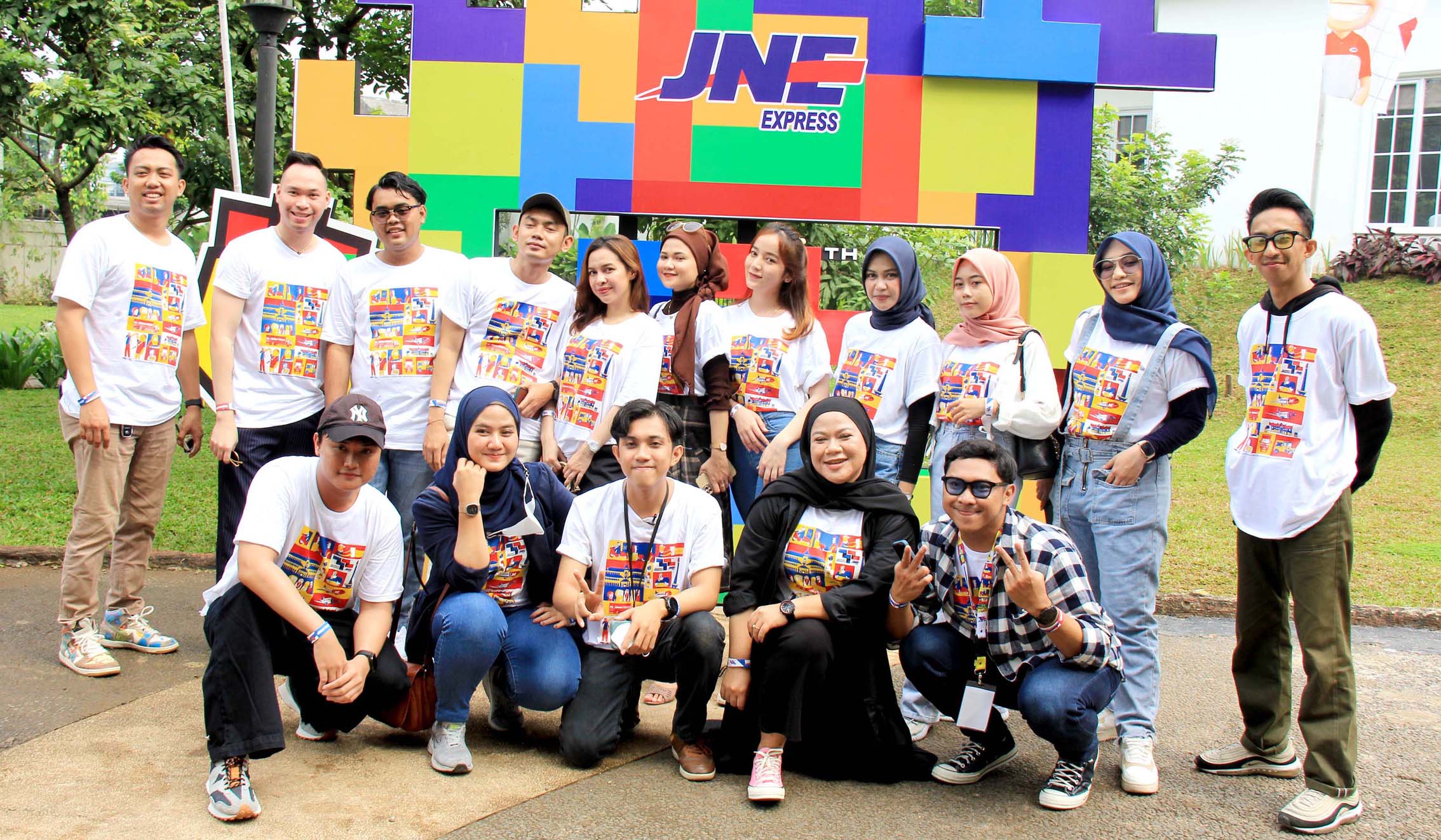 Muda, Bergaya, dan Jago Social Media - JNEWS Online